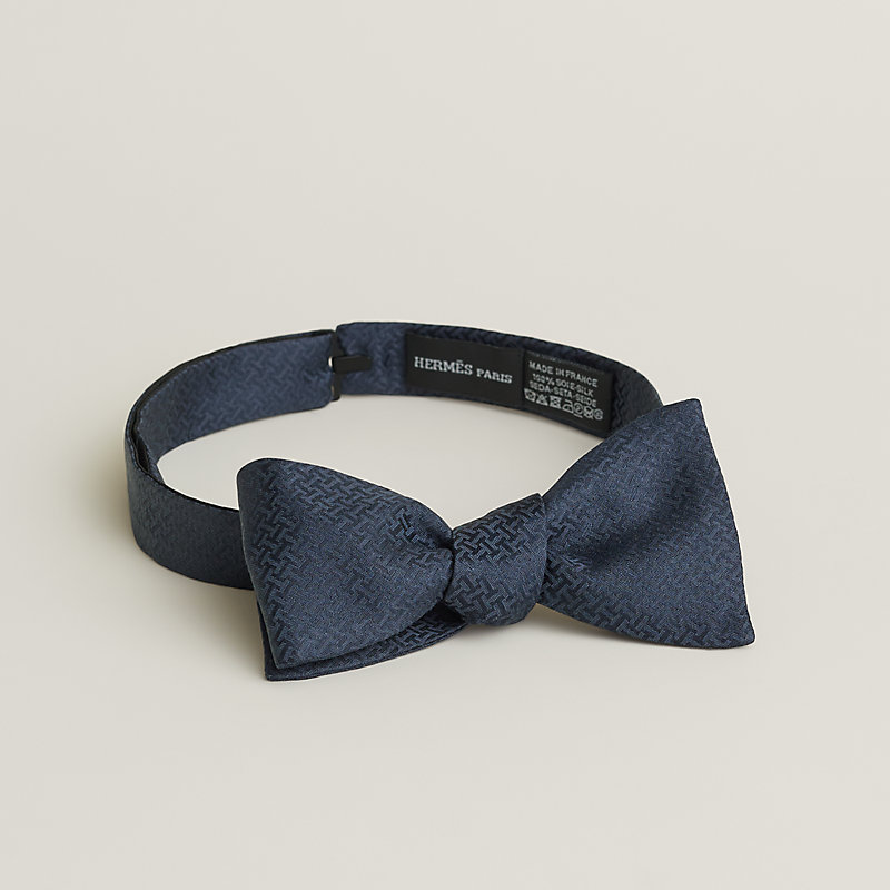 Faconnee Upside Down bow tie | Hermès Australia Faconnee Upside Down bow tie | Hermès Australia